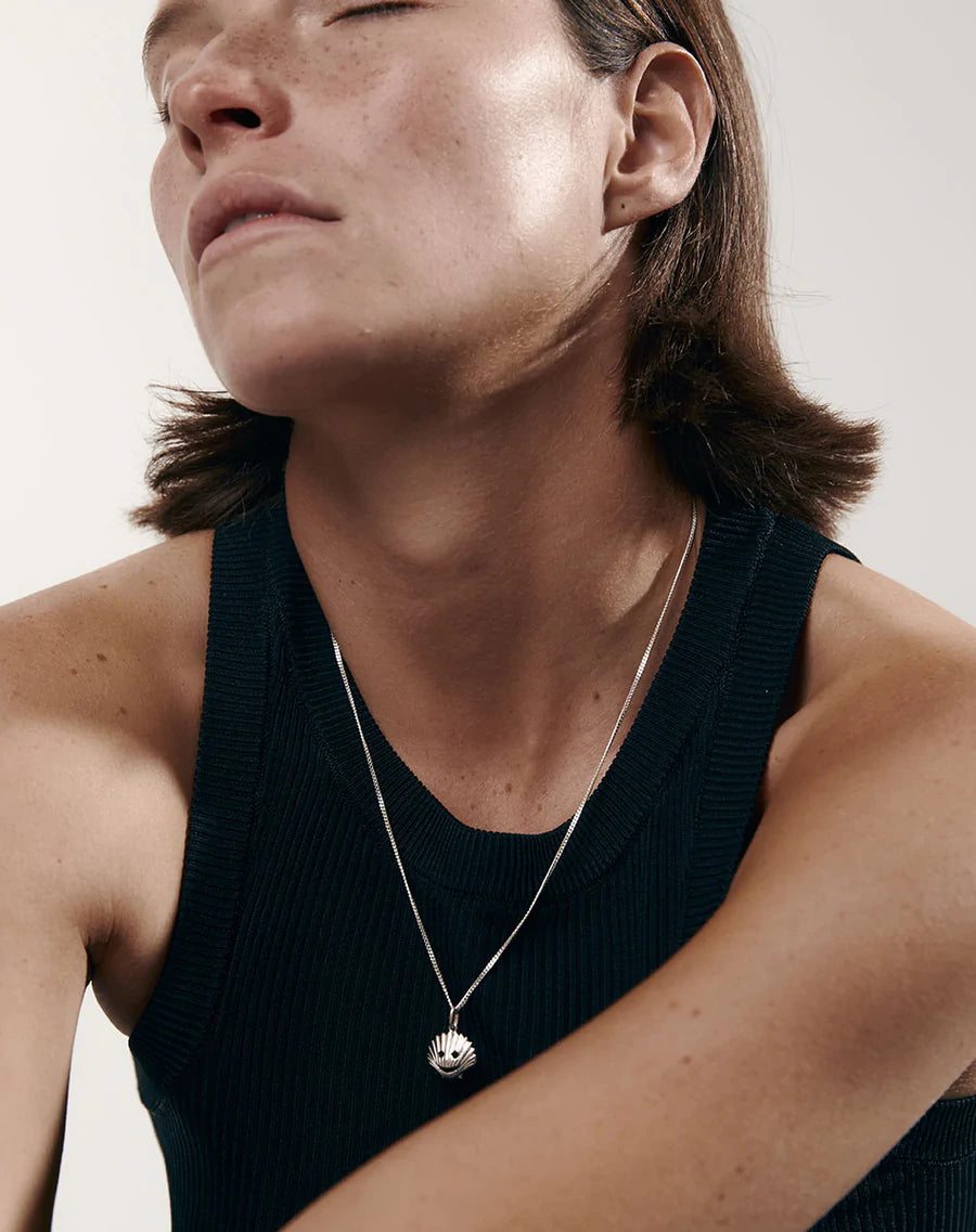 Nell Shell Necklace – QAGOMA Store